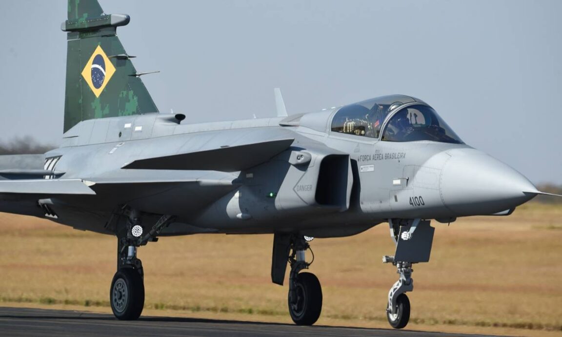 Conheça o Gripen, novo jato supersônico da Força Aérea Brasileira ...