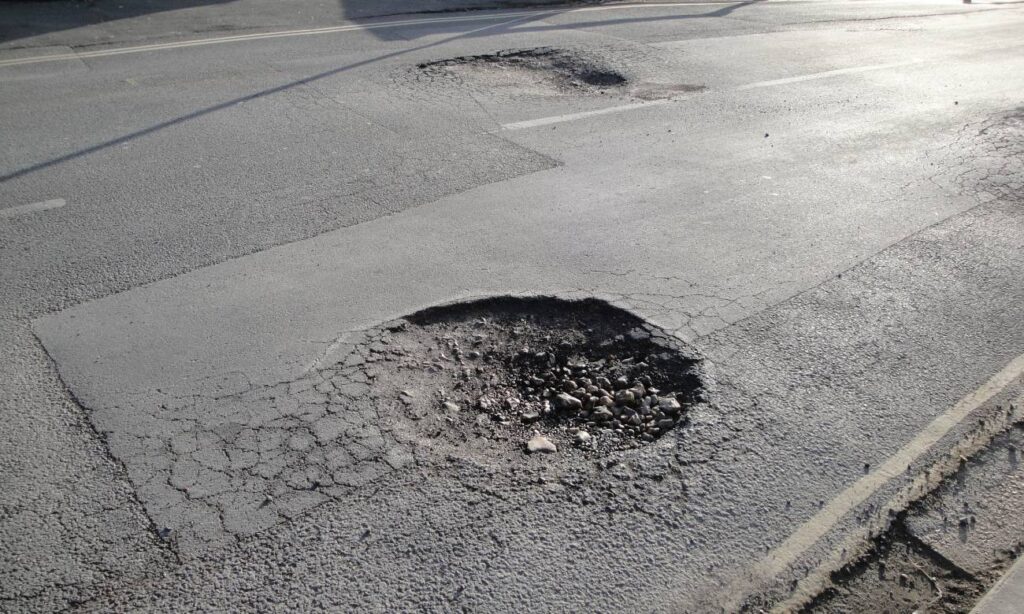Por que surgem buracos em ruas e estradas? – Zona Curiosa