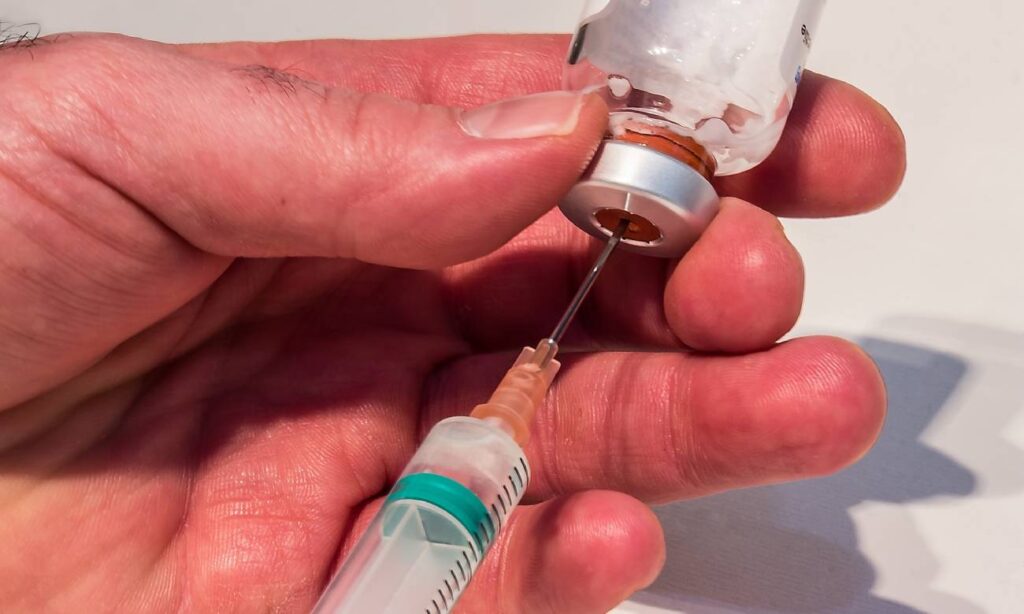 Por que a injeção de benzetacil dói tanto? - Zona Curiosa